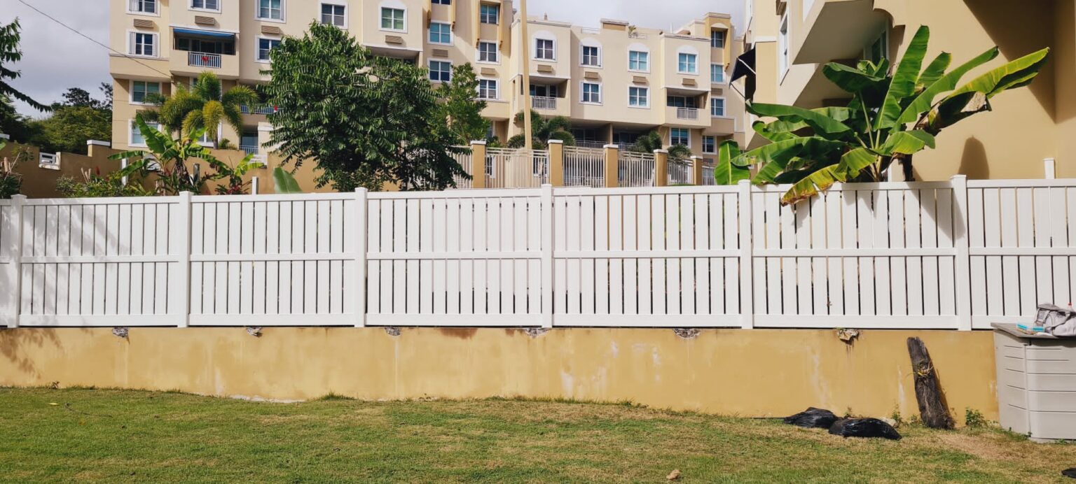 Verjas & Portones | Verjas PVC S I M | PR