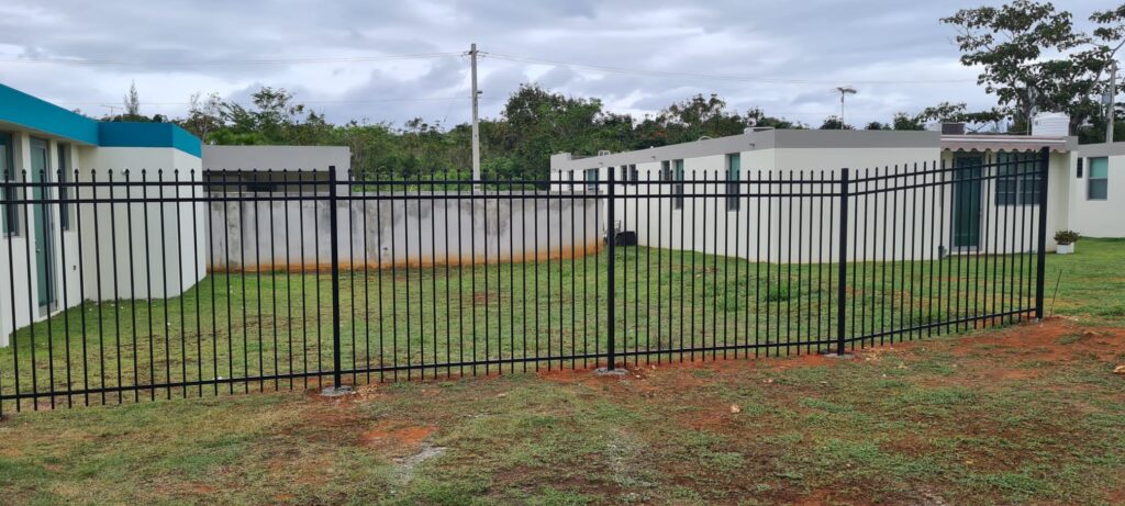 Verjas & Portones | Verjas PVC S I M | PR